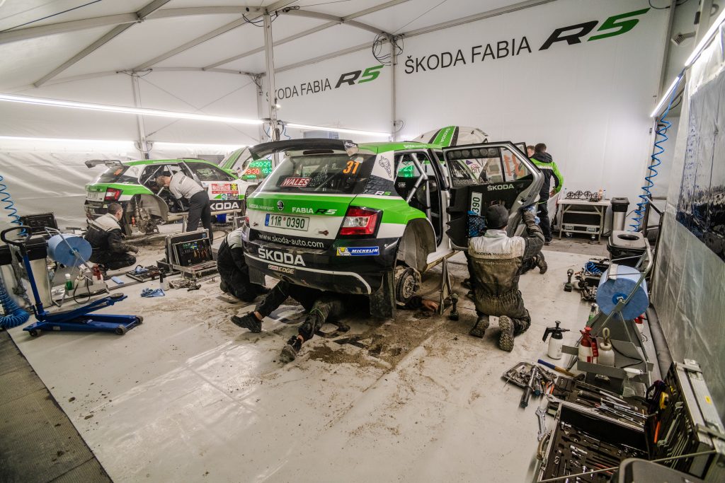 What Happens at Service Park | Beginner’s Guide to Rally - Škoda Motorsport