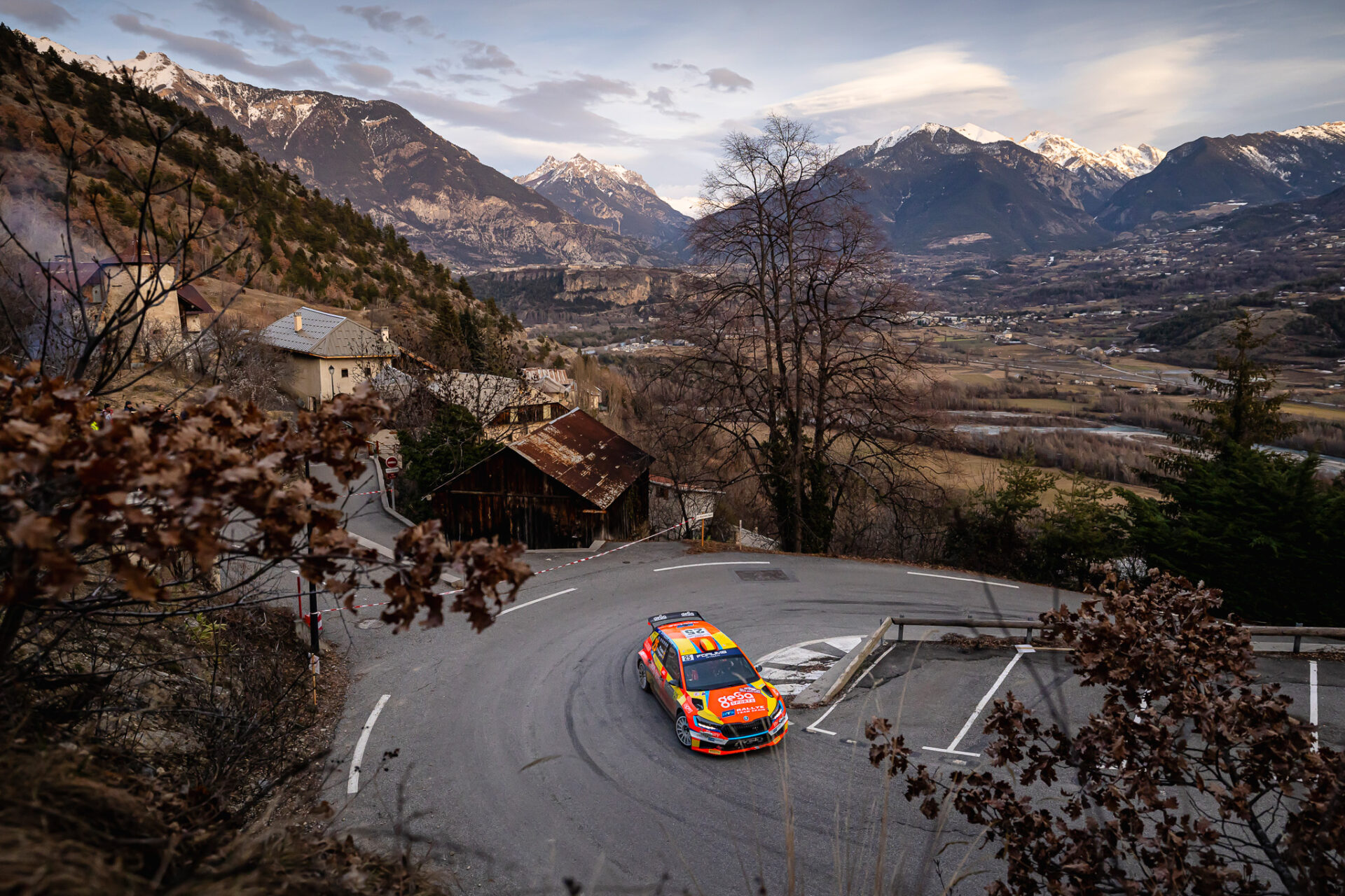 An incredible pursuit drive | Rallye Monte-Carlo - Škoda Motorsport